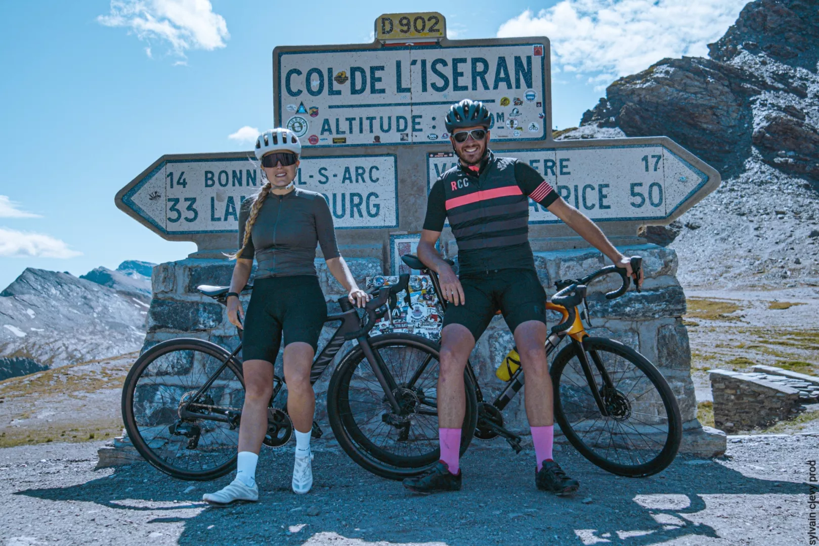 Val d'Isère : village au pied du mythique Col de l'Iseran | Route des ...